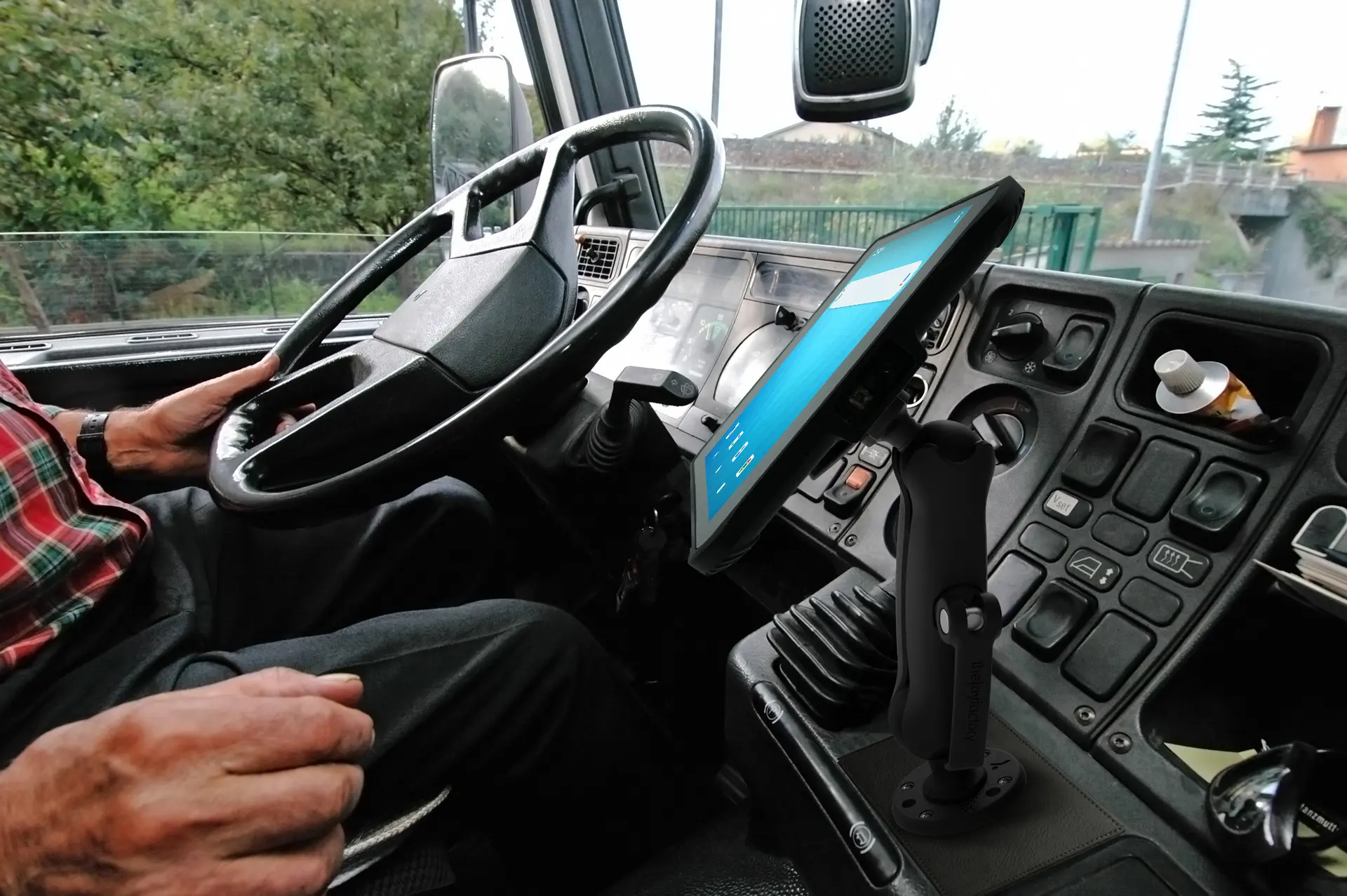 RT112 Rugged Tablet │ Unitech